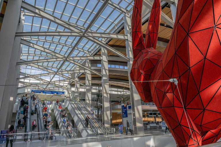 Sacramento airport is adding red-eye flights to these 4 cities. See ...