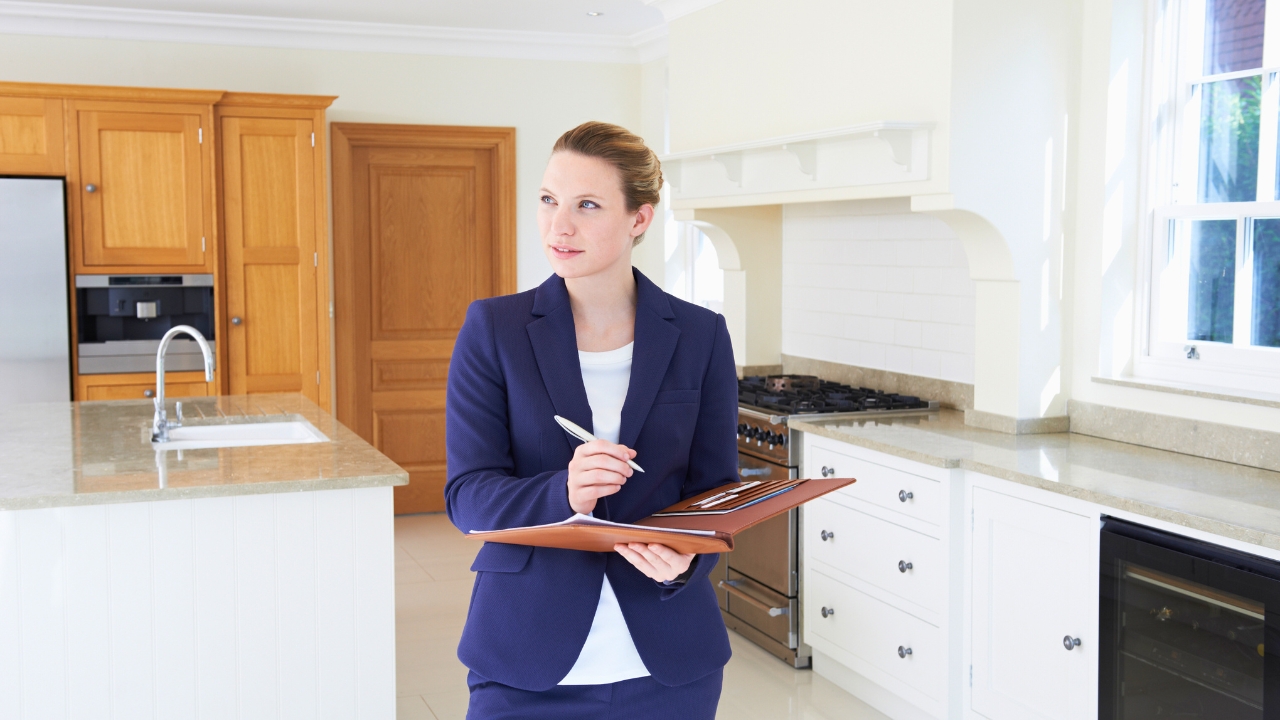 10 Things Realtors Say Buyers Always Notice First
