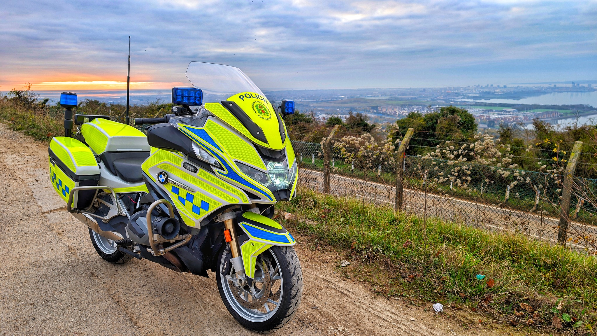 "We will hunt you": Three moped riders arrested in Portsmouth for drug ...