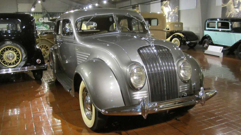 10 Forgotten cars with surprisingly modern features