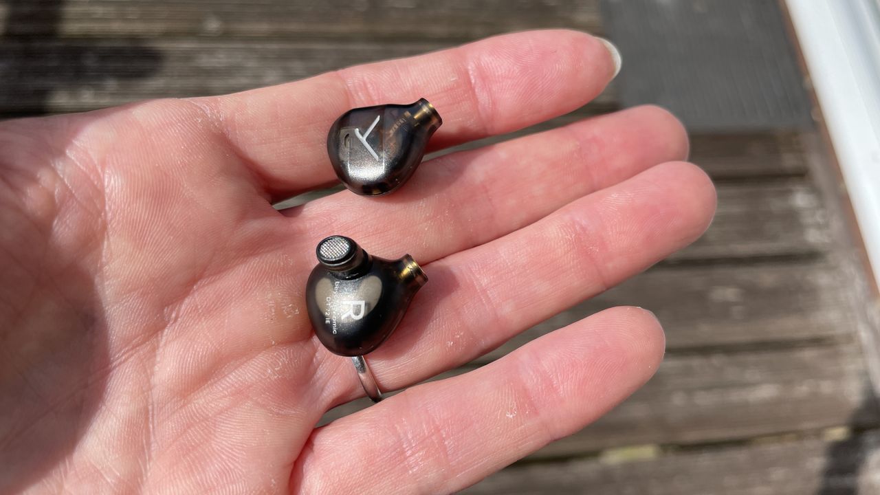 I tested Beyerdynamic's wired earbuds for vocalists/guitarists and the ...