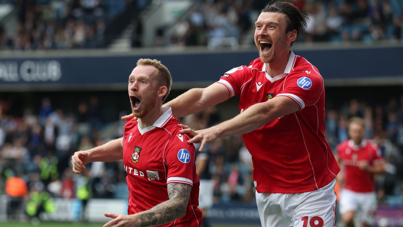 Wrexham celebrate 1st win in England's 2nd tier in 43 years