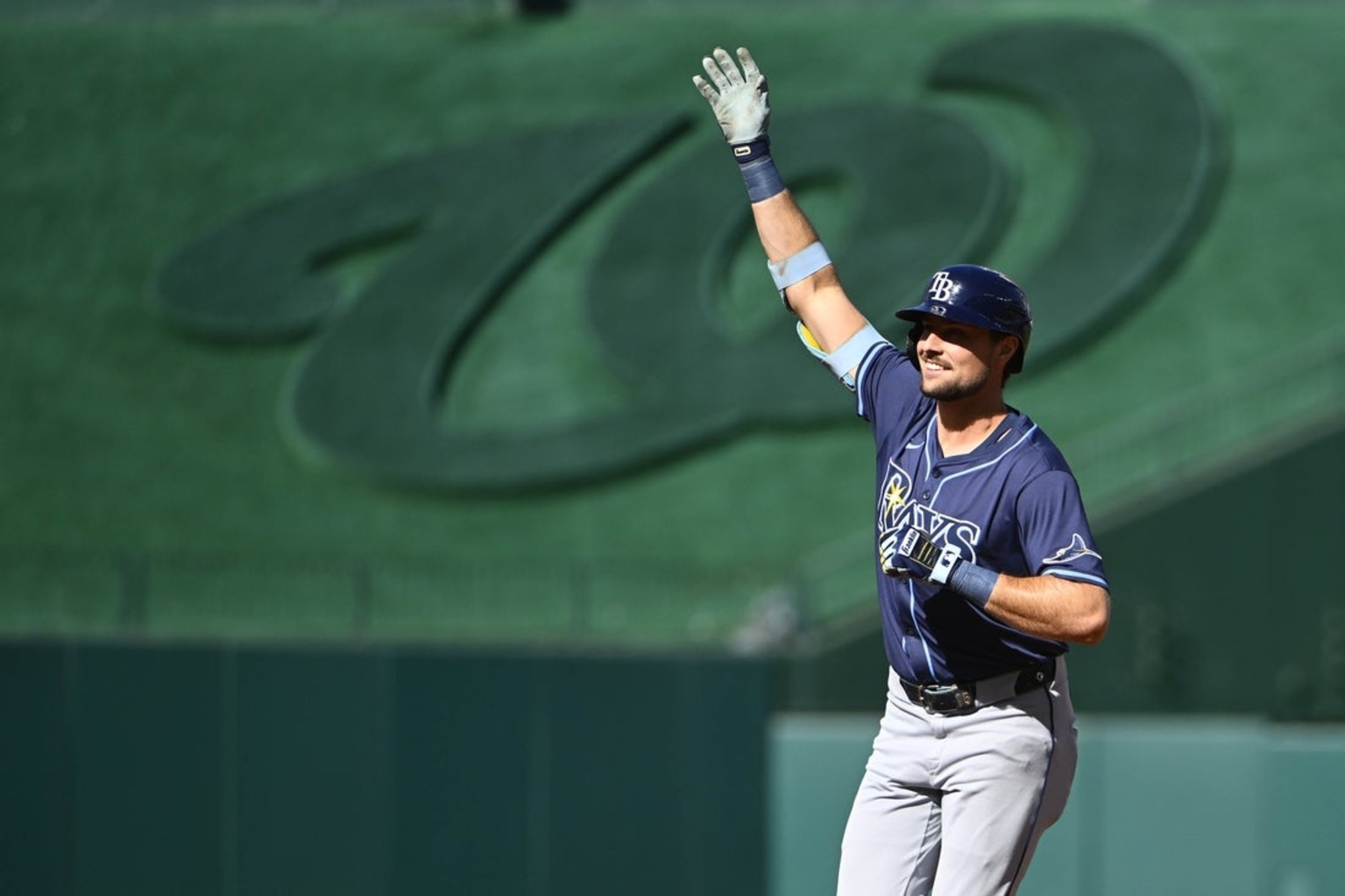 Josh Lowe's 2 home runs lift Rays past Nationals