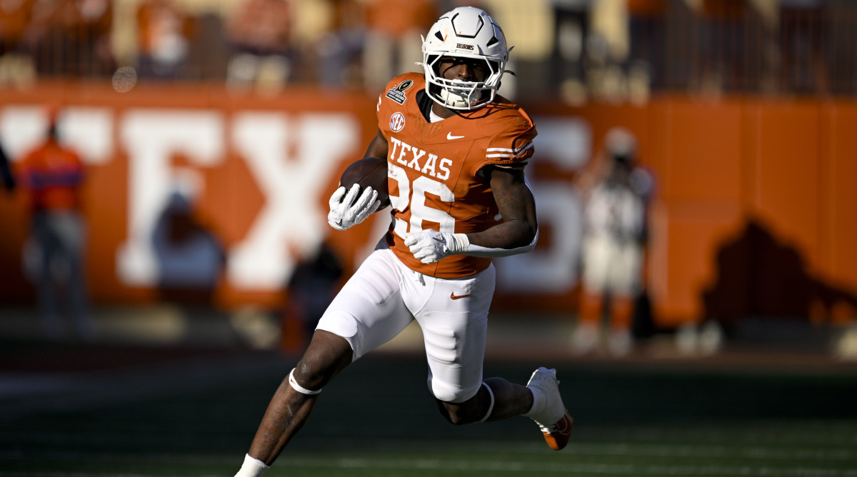 Texas running back transfer schedules visit to College Football Playoff ...