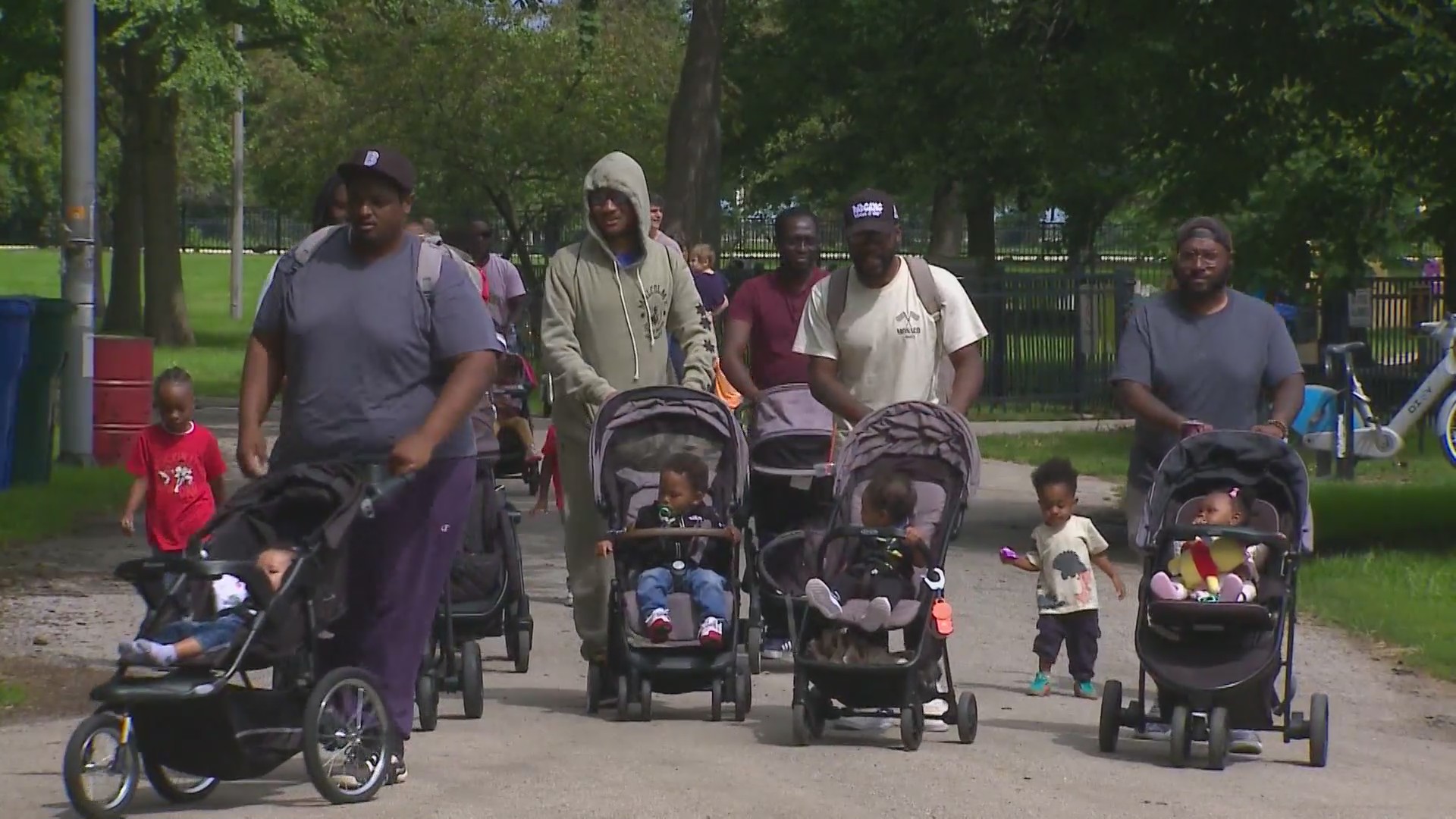 Daddy Stroller Social Club offers Chicago fathers a space to connect ...