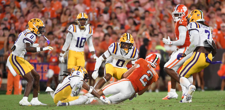 Clemson football falls to LSU as Garrett Nussmeier outduels Cade ...