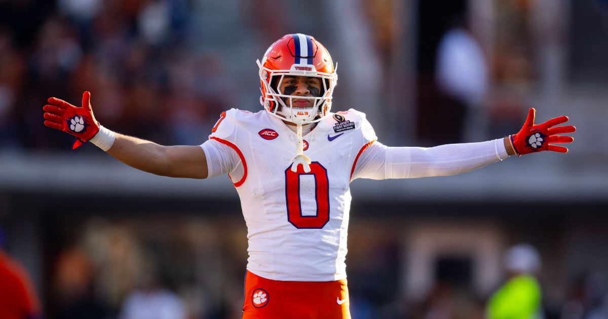 Antonio Williams injury update: Clemson star receiver heads to locker ...