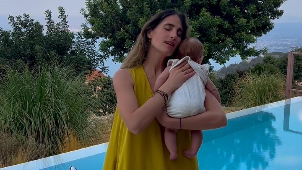 Παυλίνα Βουλγαράκη: Βαφτίζει την κόρη της στην Κρήτη και εγκαθίσταται ...