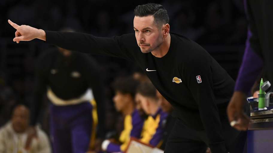 Former Lakers flop will enter September in the unemployment line