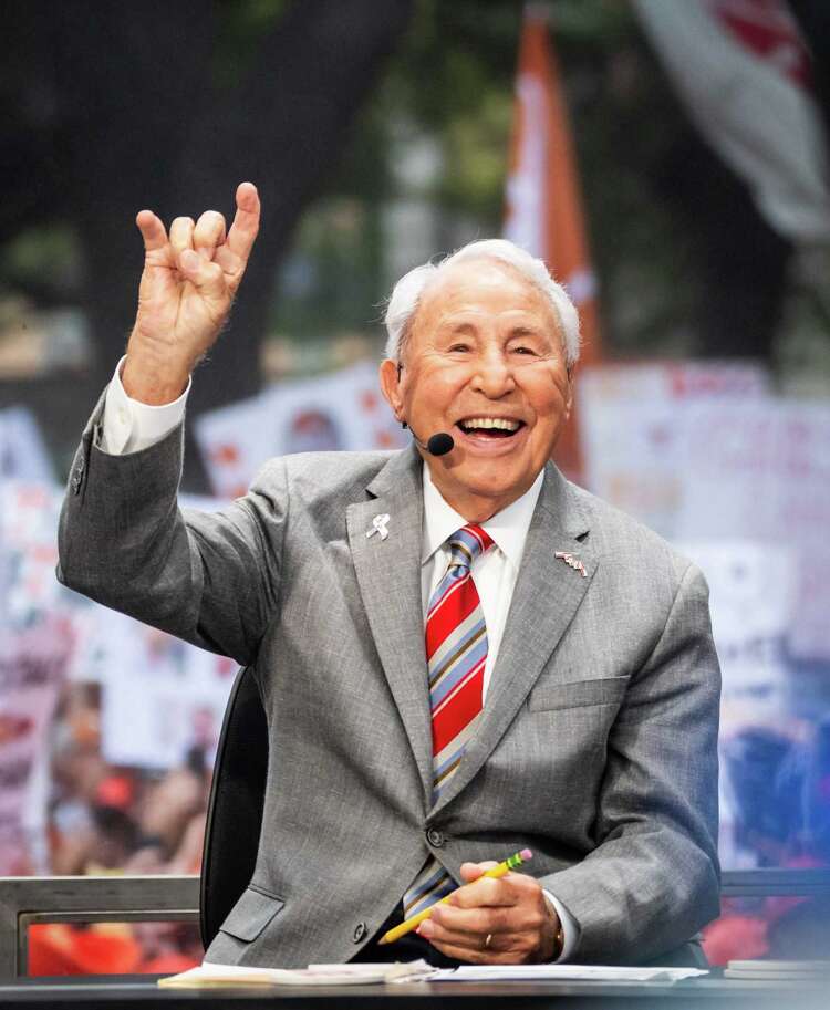 Lee Corso makes final College GameDay pick between Texas football and ...