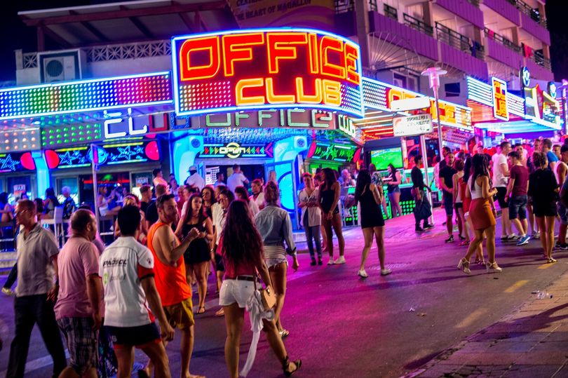Spain alcohol laws for holidaymakers including fines for drinking in ...