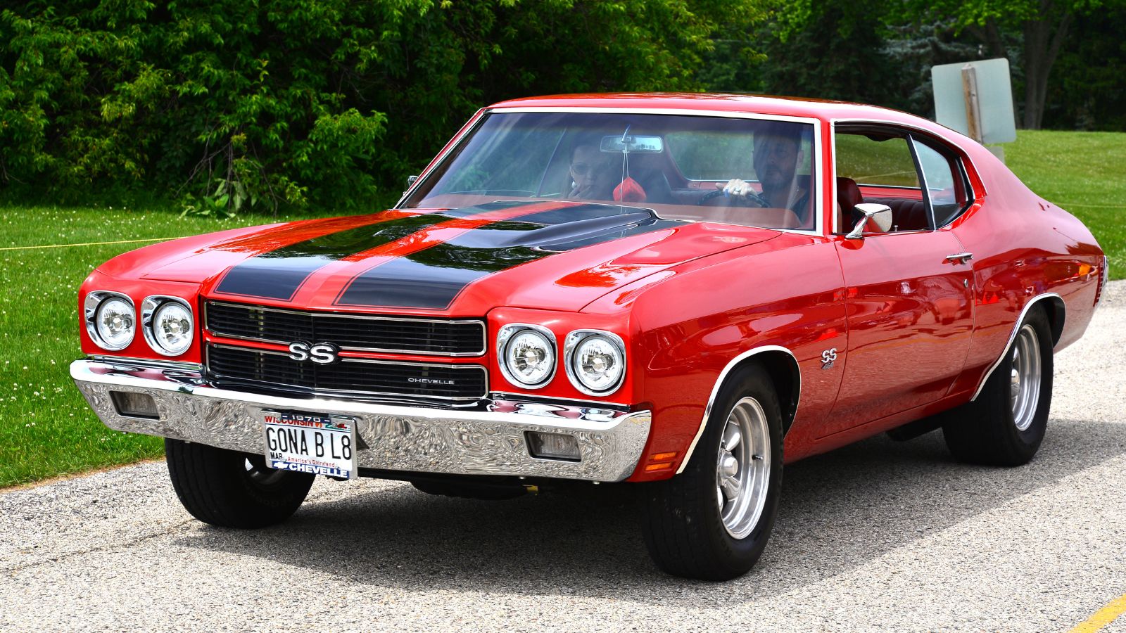 12 Cars That Rolled Out of the Factory with Massive Big Block Engines