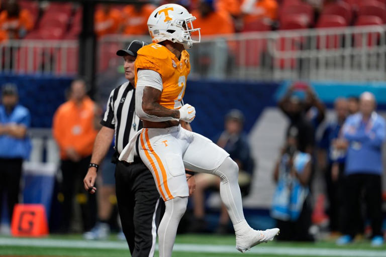 Tennessee is the victorious orange, Vols win over Syracuse