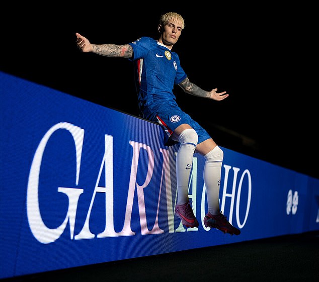 Chelsea sign Alejandro Garnacho from Premier League rivals Man United ...