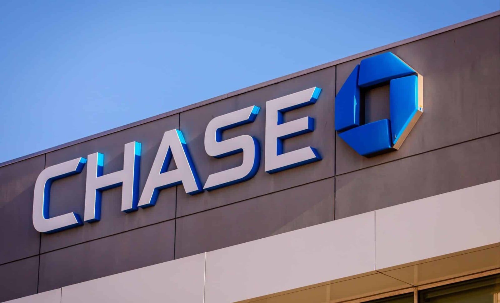 Chase Bank To Eliminate All Safety Deposit Boxes, Prompting Concern ...