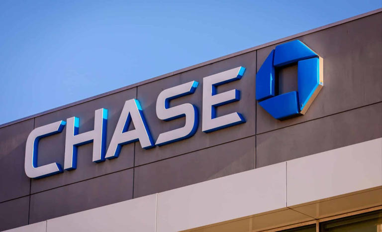 Chase Bank To Eliminate All Safety Deposit Boxes, Prompting Concern ...
