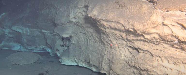 Stunning Discovery Deep in The Ocean Dwarfs The Famous 'Lost City'