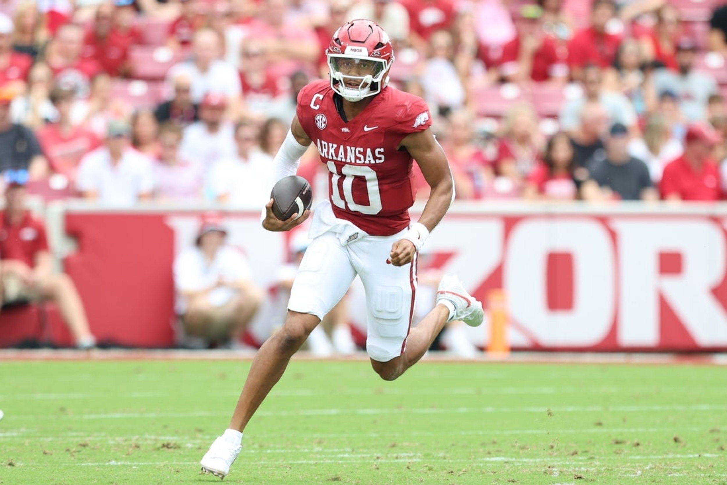 Taylen Green throws career-high 6 TDs as Arkansas blows out Alabama A&M
