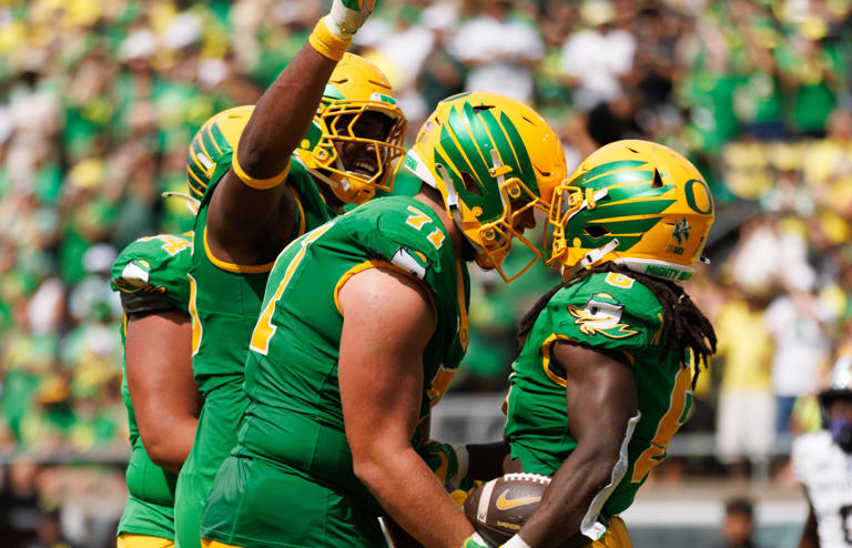 Oregon football vs. Montana State highlights: Ducks rout Bobcats in ...