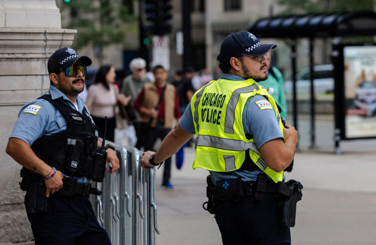 Trump freezes Chicago transit funding, targeting Democratic areas in ...