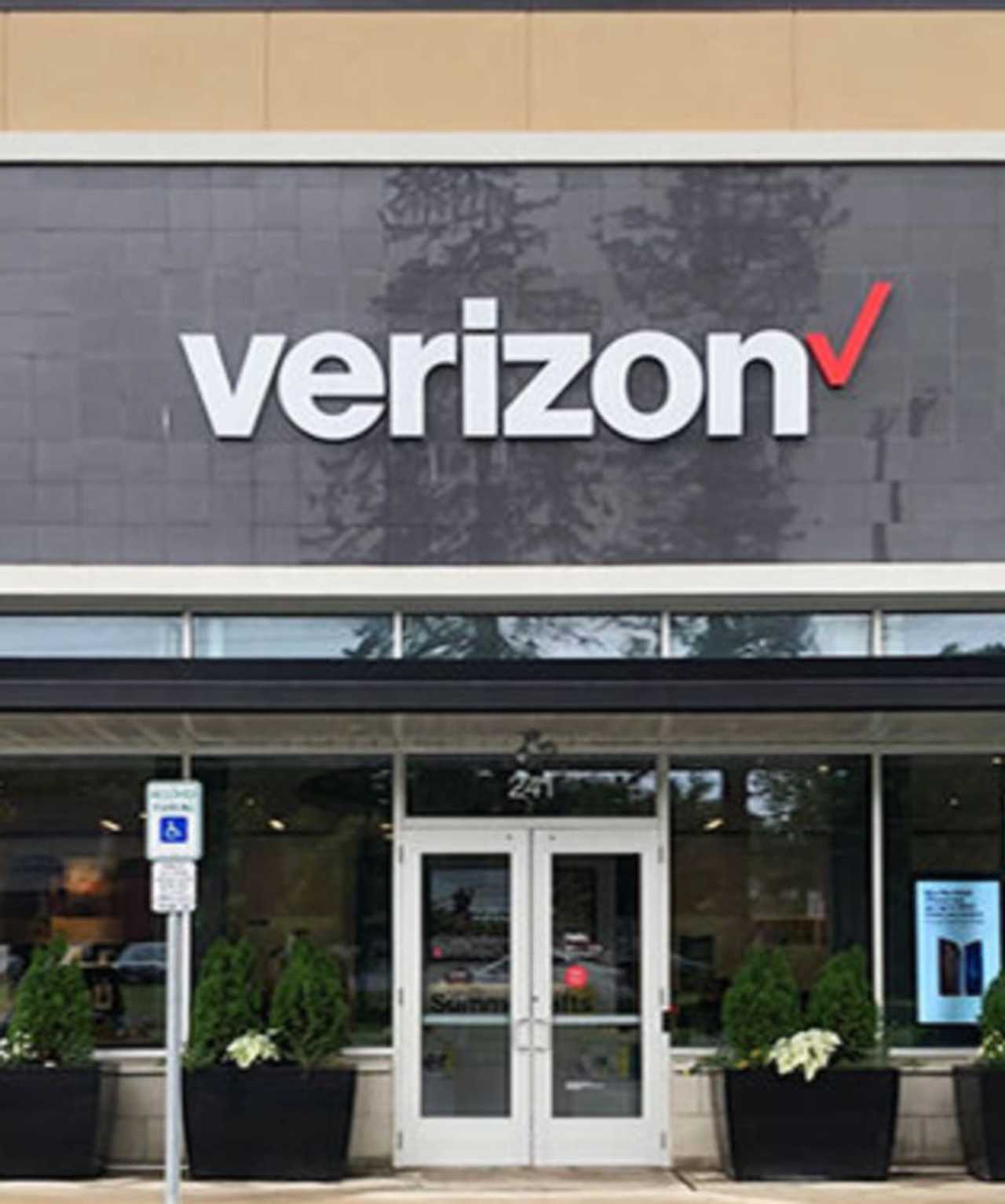 ‘SOS Mode’: Verizon Outage Leaves Thousands Without Service In Major US ...