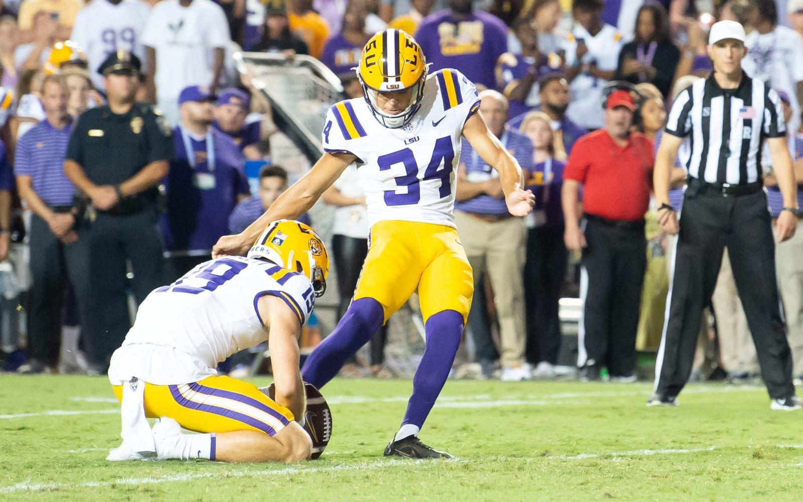 Damian Ramos injury update: LSU kicker limps off field after missed field goal