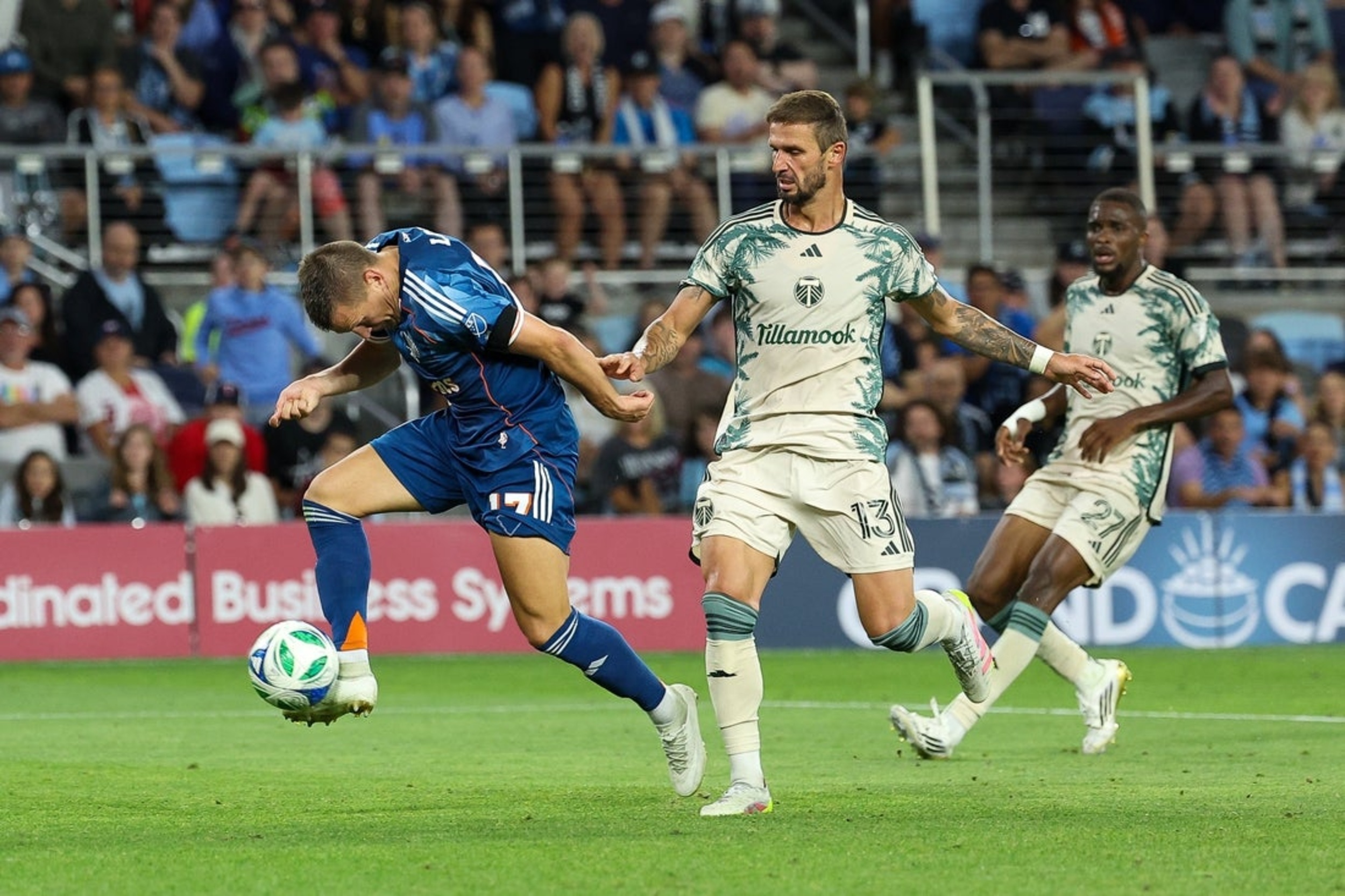 Robin Lod's late goal earns Minnesota United draw with Timbers