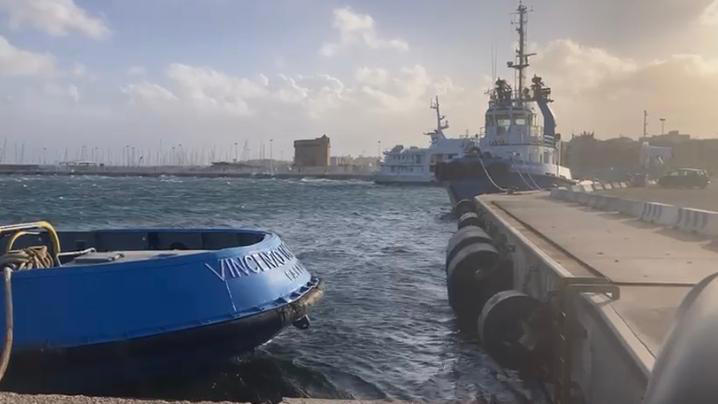 Porto Torres: dopo 50 anni va in dismissione il rimorchiatore Vincenzo ...