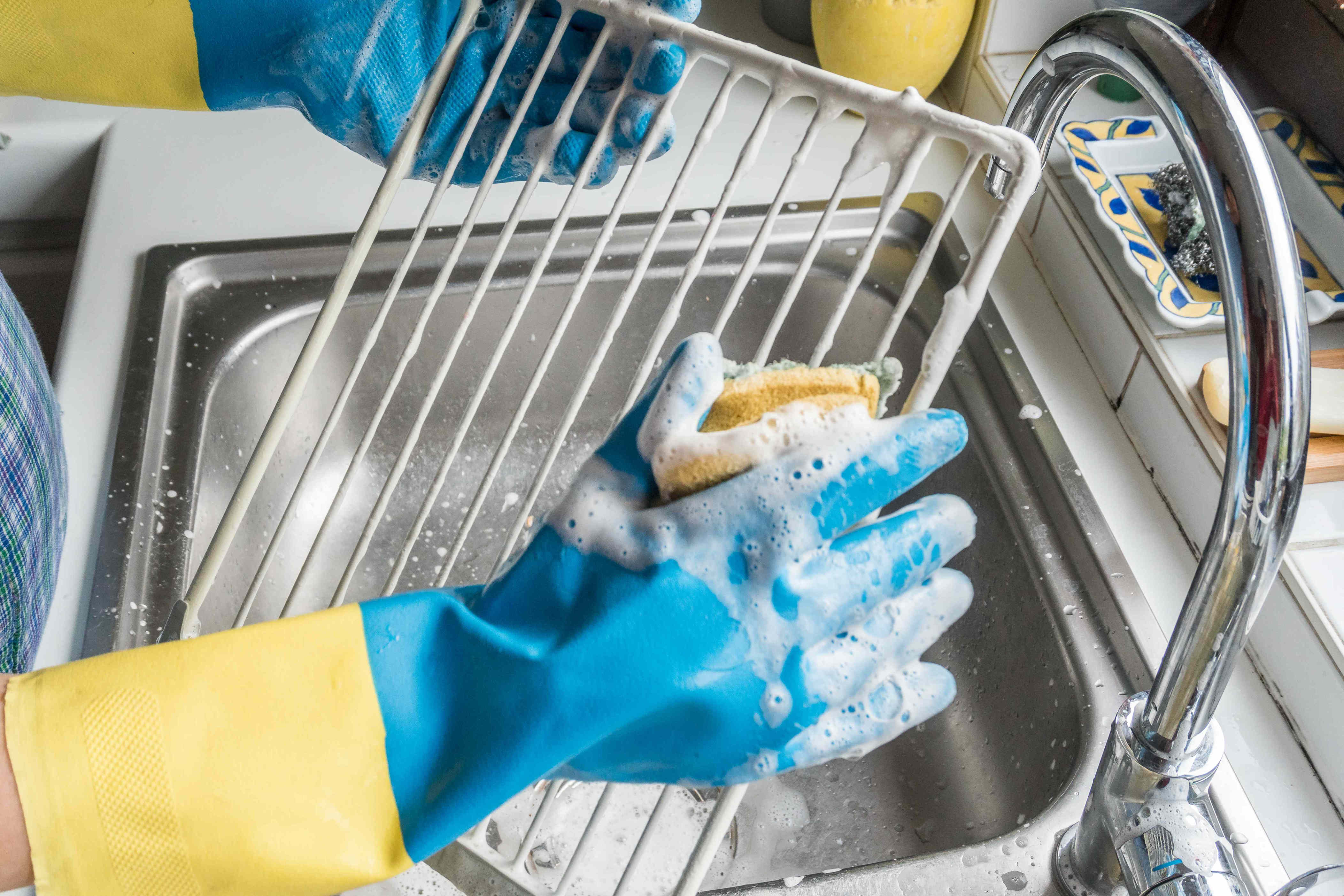 How to Clean Greasy Oven Racks