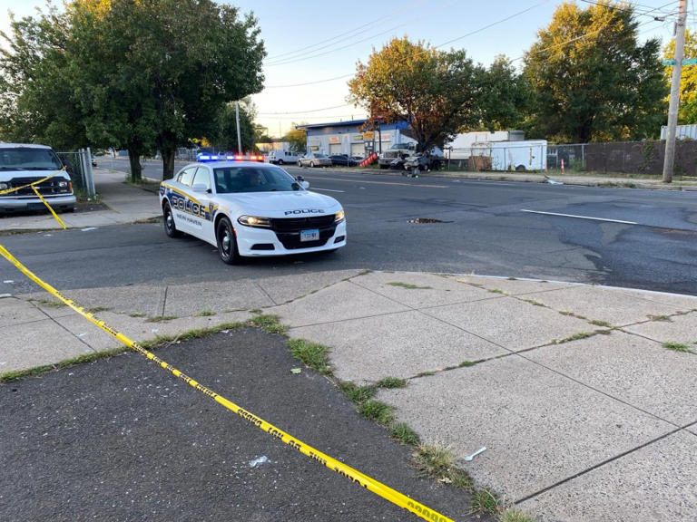 Police identify 1 of 2 dead after fiery New Haven crash