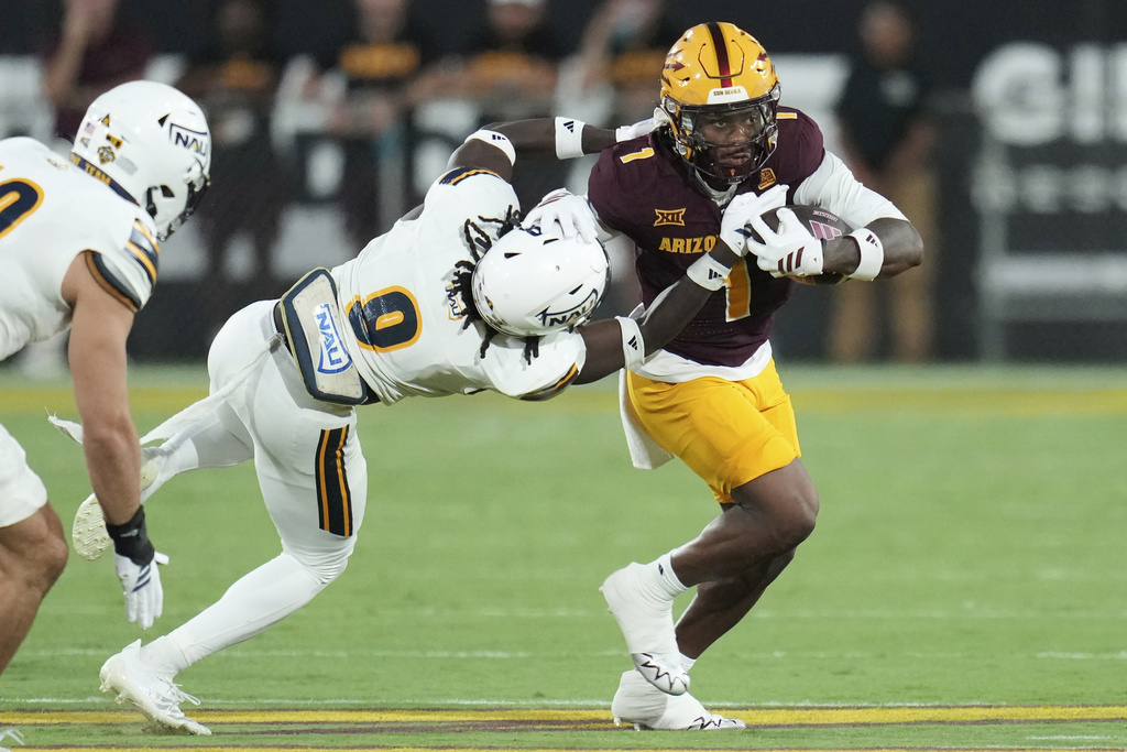 Sam Leavitt accounts for 4 TDs, No. 11 Arizona State grinds out 38-19 ...