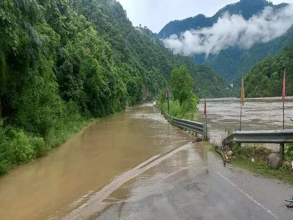 Uttarakhand: Gangotri, Yamnotri National Highways blocked; CM assures ...