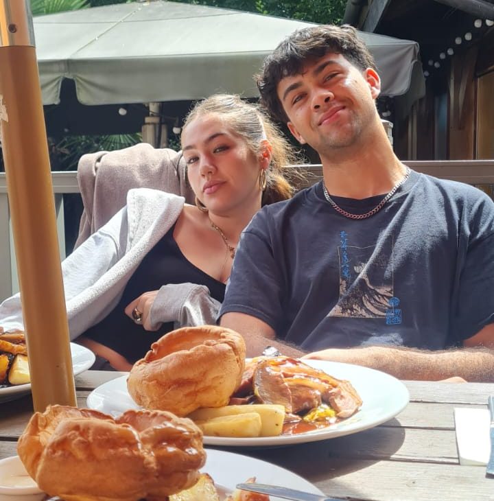 Can men and women really be just friends?