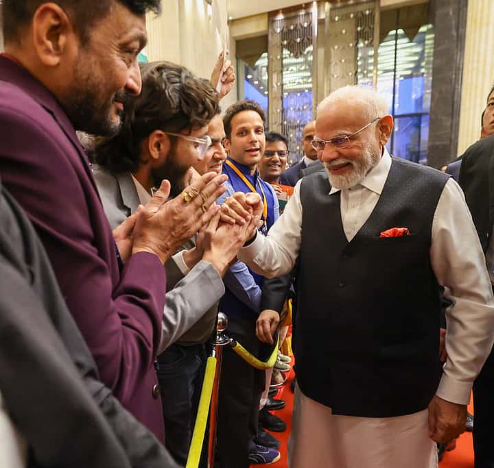 PM Modi In China LIVE: Modi Invites China's President Xi Jinping To ...