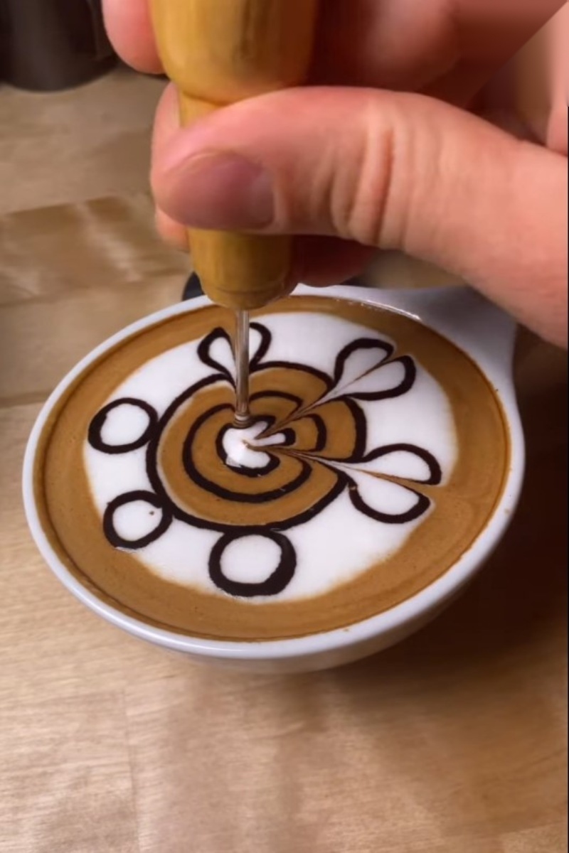 Latte Art Bloom, conçu avec précision