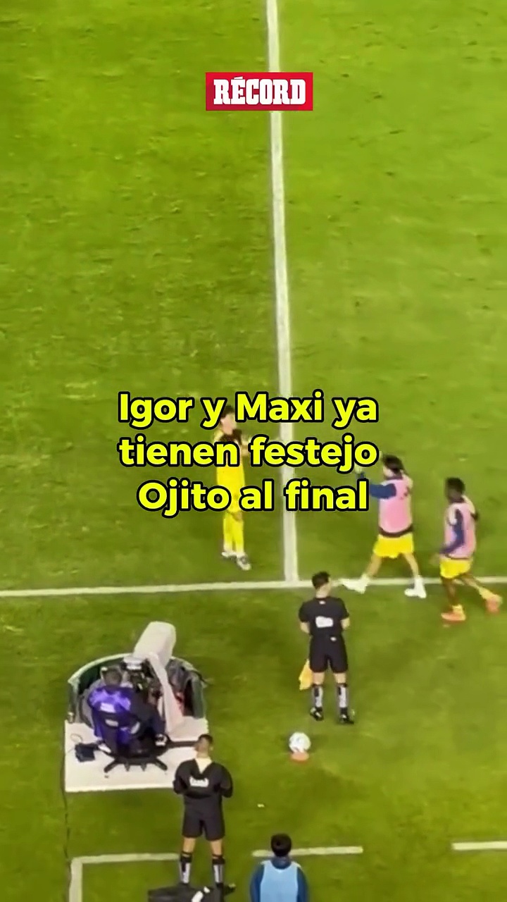 LO QUE SE VIENE Igor mete el gol, va a la banca y lo celebra con Maxi ...