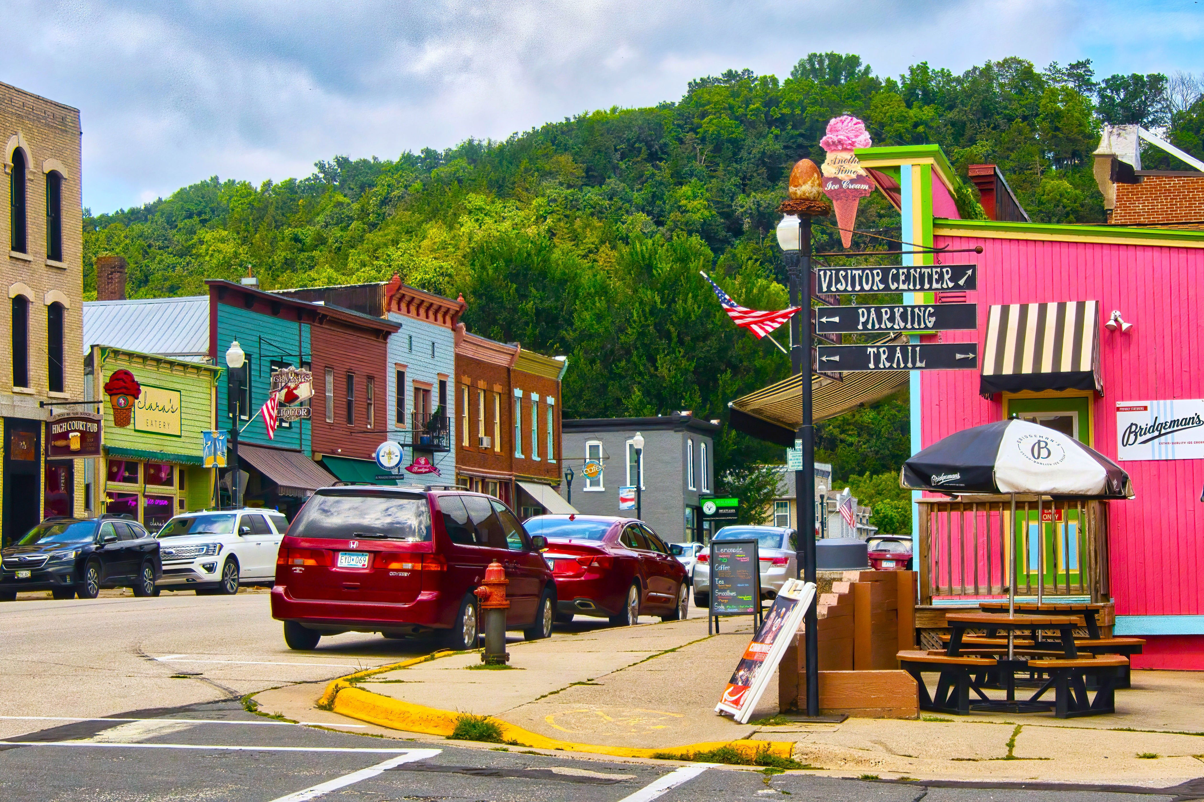The Midwest's Most Lovable Town Is An Outdoorsy, Artsy Gem You've Never ...