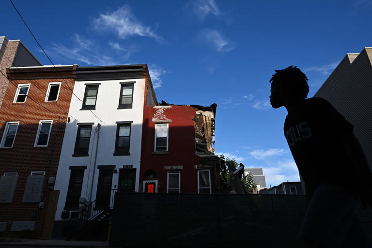 Aging homes are crumbling across the U.S. Should government pay to fix ...