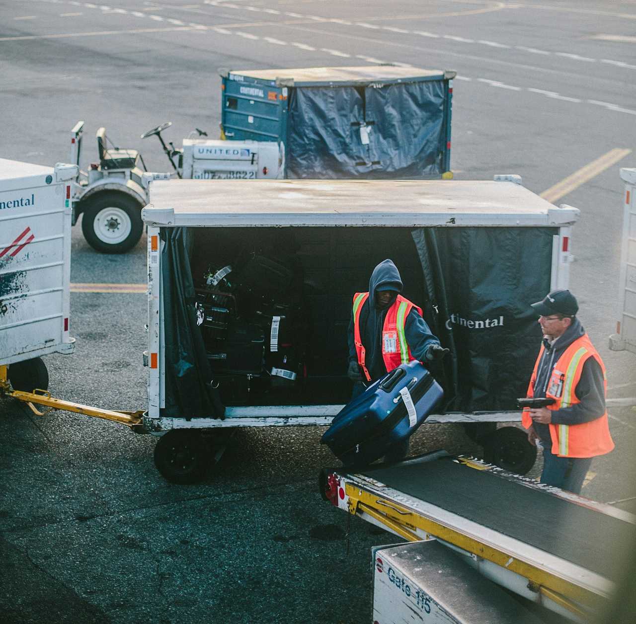 United raises bag fees as fuel costs surge during Iran war