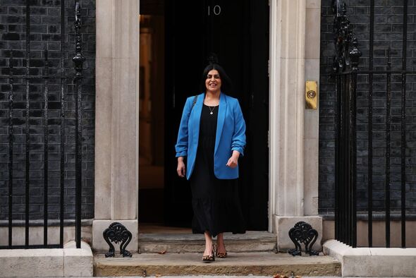 Hundreds of migrants enter UK by dinghy on the new Home Secretary's ...