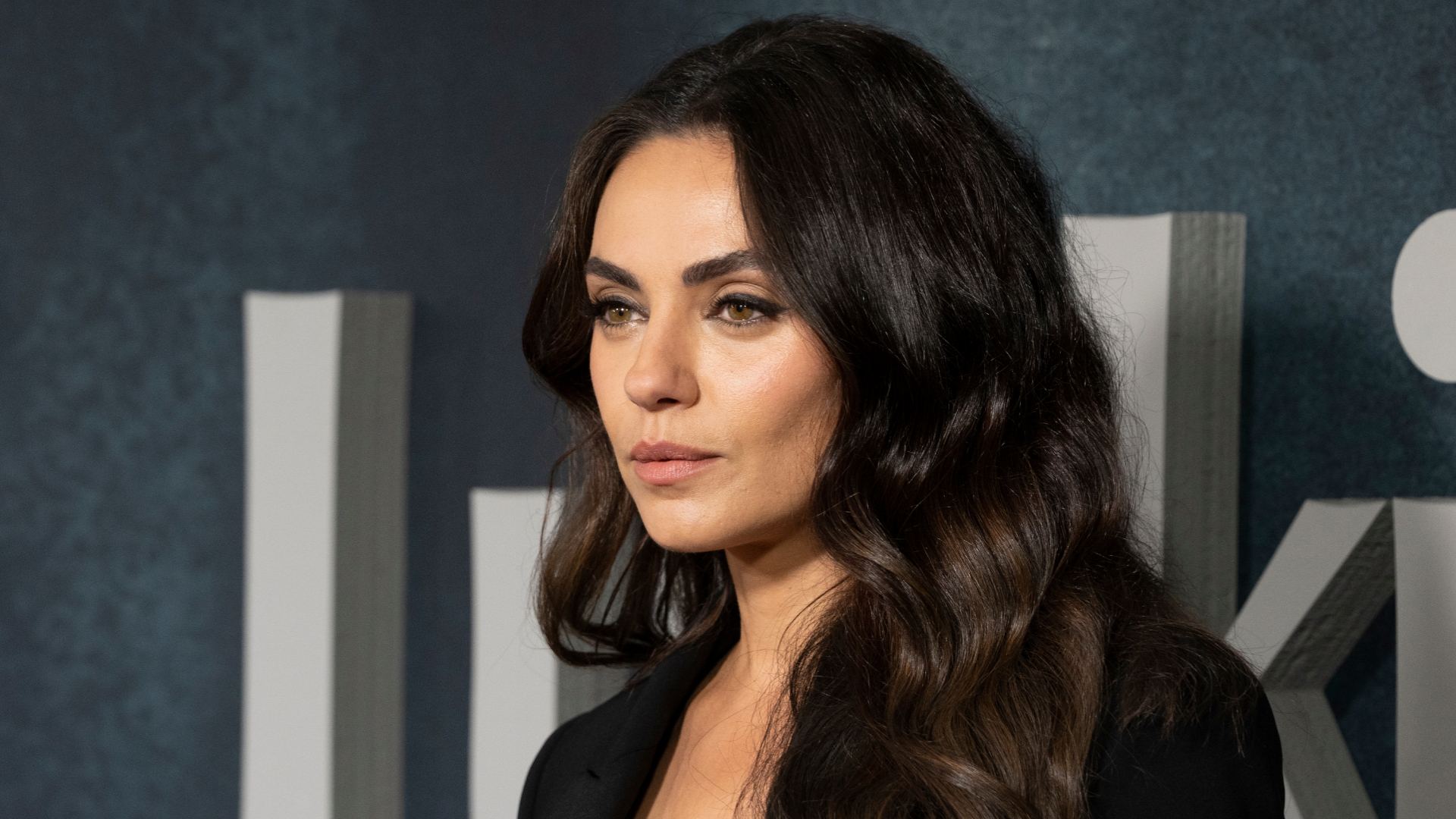 10 celebrities who lied about their age