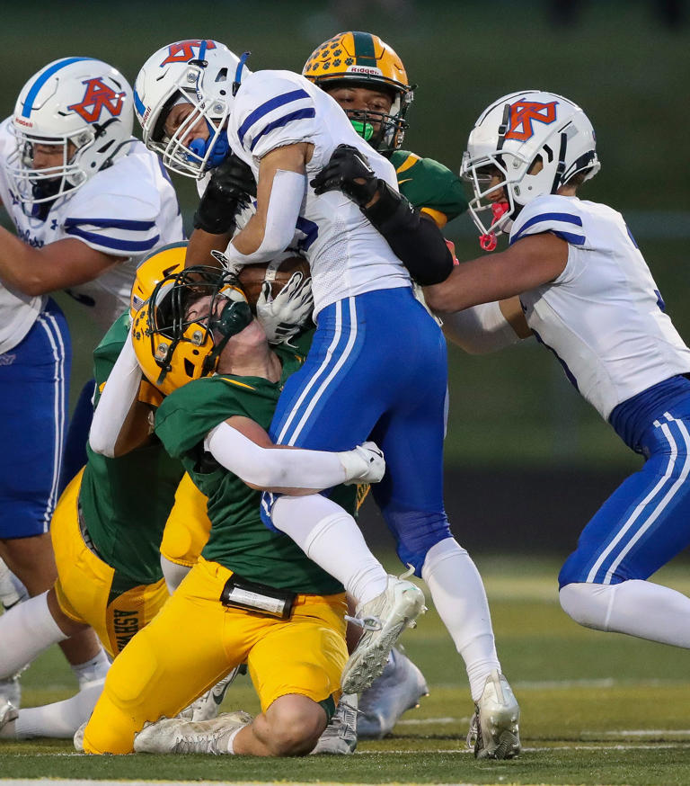 Ashwaubenon football hands Appleton West first loss, more Week 3 ...