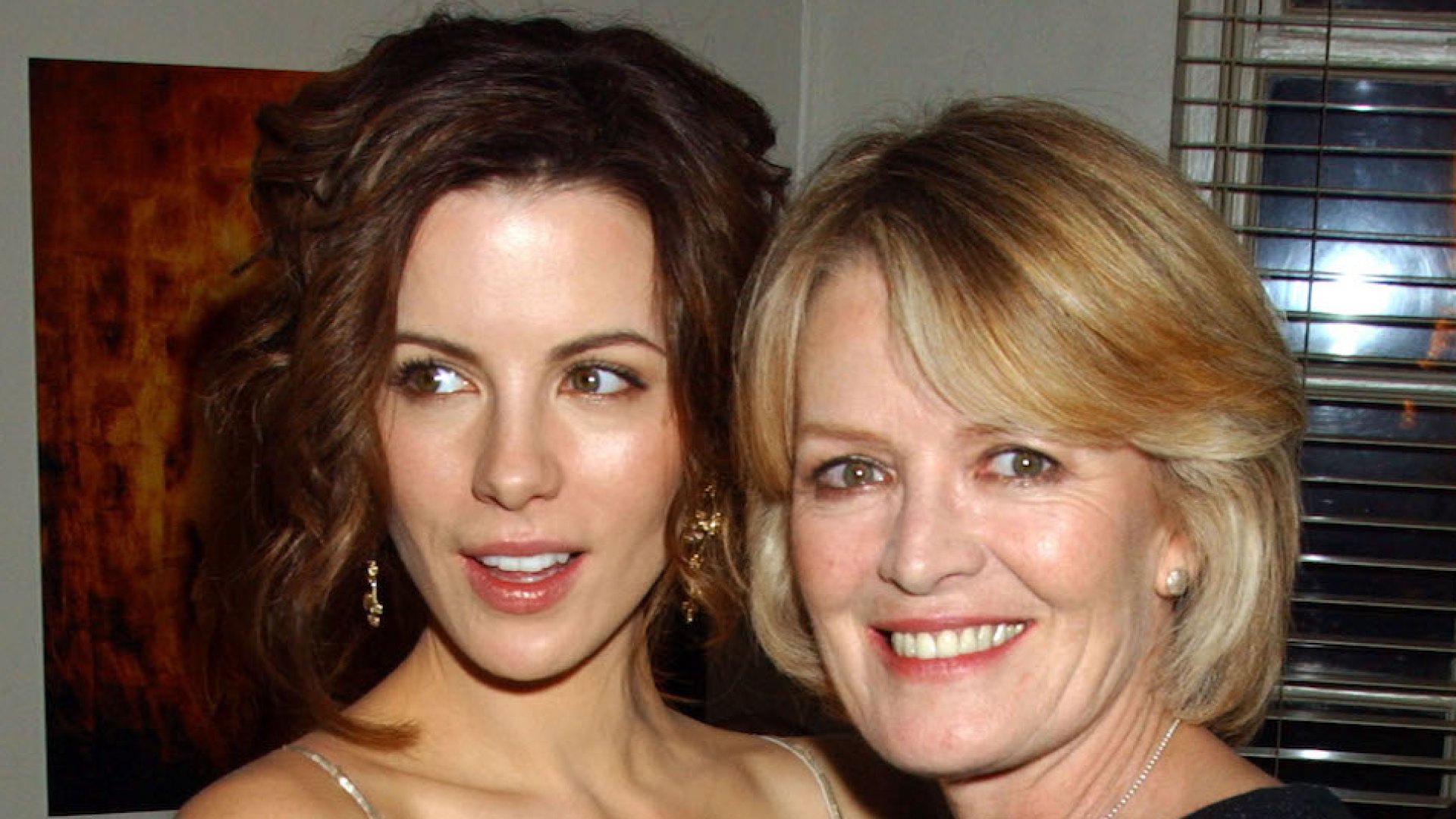 Kate Beckinsale Shares Her Grief Over Mother's Funeral