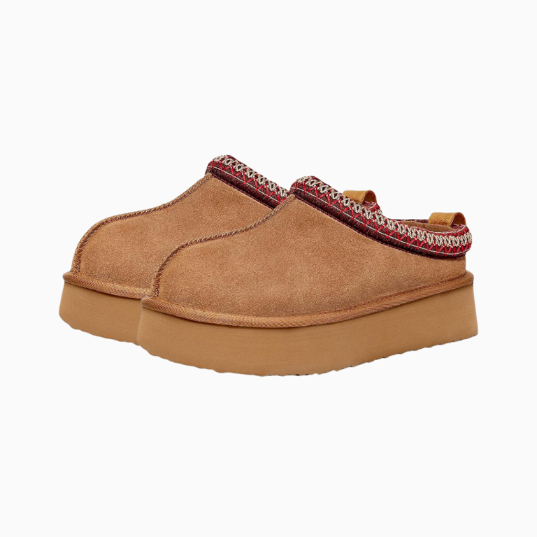 Dress Up for a Backyard Bonfire With New Cozy Outfits This Season