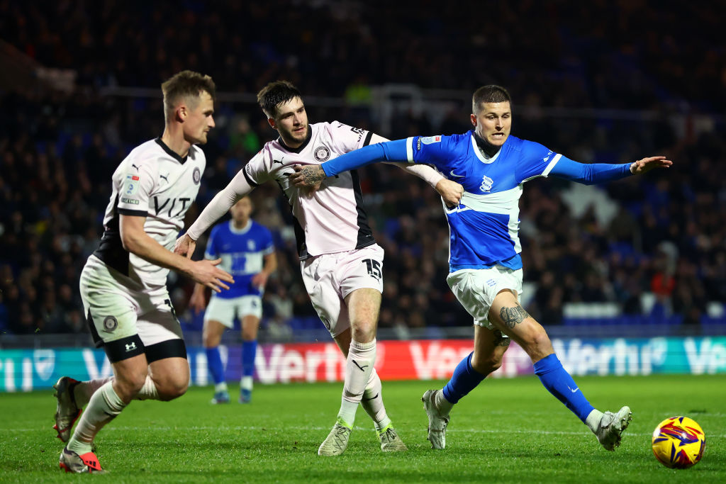 Lyndon Dykes sends Hibs transfer message as Scotland striker reveals ...