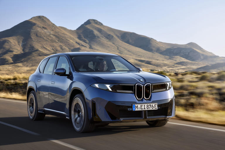 BMW will begin fitting its updated roundel to new cars next month