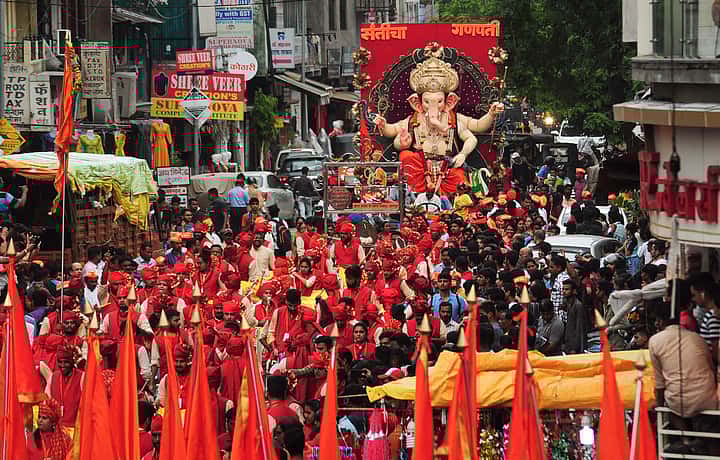 Mumbai Ganpati Visarjan: Devotees Give Rain-Soaked Farewell To 'Bappa'