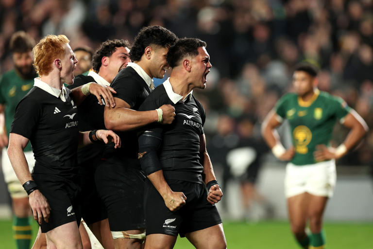 New Zealand vs South Africa live: All Blacks survive Springboks battle ...