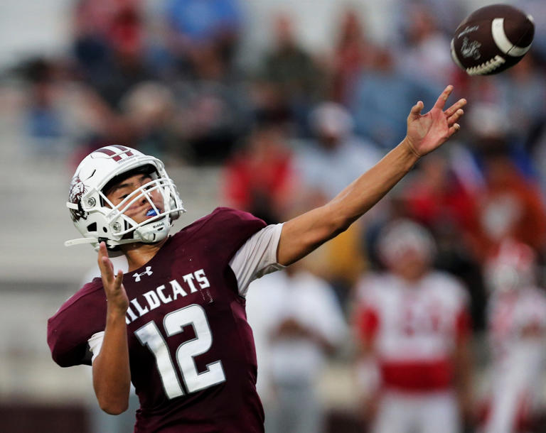 Through graduation and injury, Barrio, Saenz filling 'big shoes' for ...