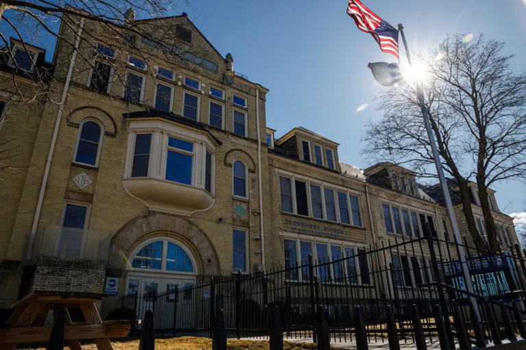 Advocates want more transparency in Milwaukee Public Schools lead ...